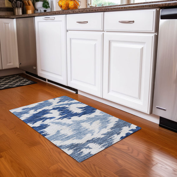 Langley Street Tapis bleu marine intérieur / extérieur lavable à la machine Mahaney ACN746 ...